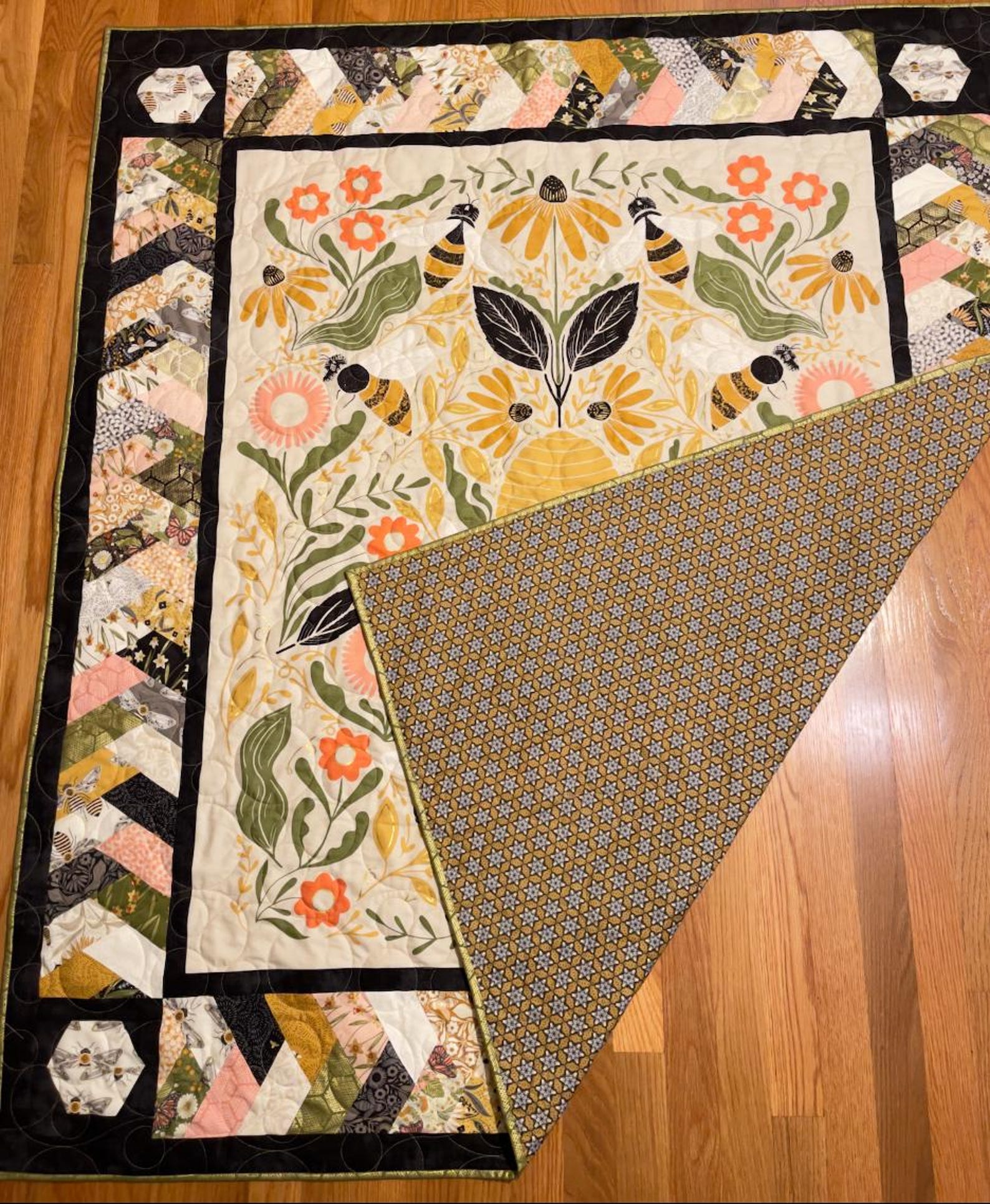 Handmade Bee Garden Quilt - Etsy