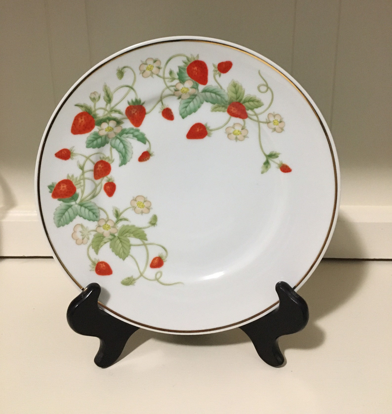 Vintage 1978 Avon Strawberry Porcelain 22K Trim plate with 6 | Etsy