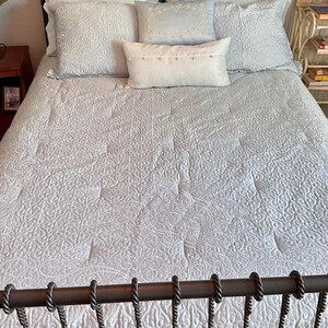 Luxurious Lenox French Perle Queen Bed Set. Comforter, Bed Skirt, Two ...