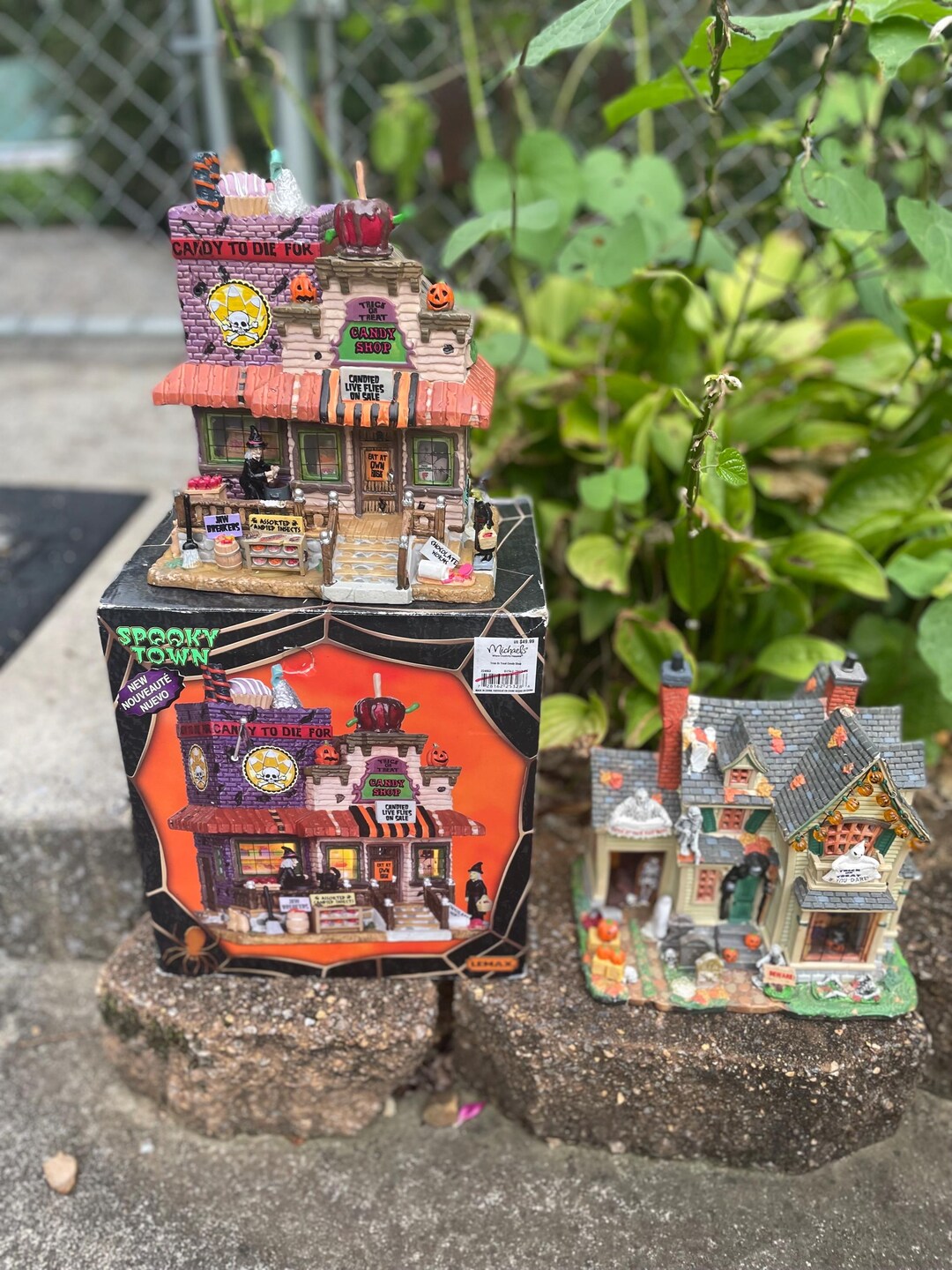 Halloween Lighted Haunted Houses. Halloween Decor Spooky Town Trick or ...