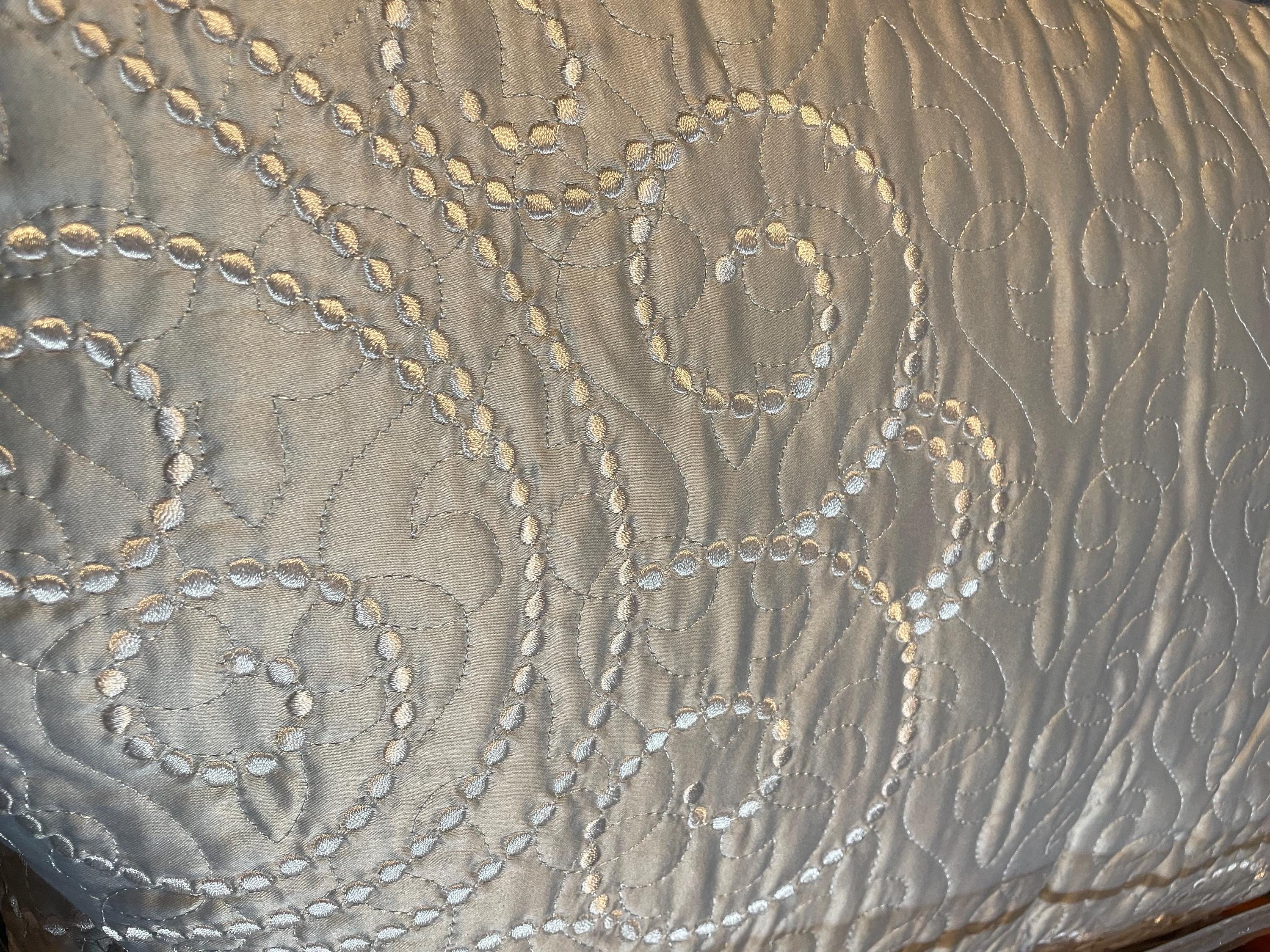 Luxurious Lenox French Perle Queen Bed Set. Comforter, Bed Skirt, Two ...