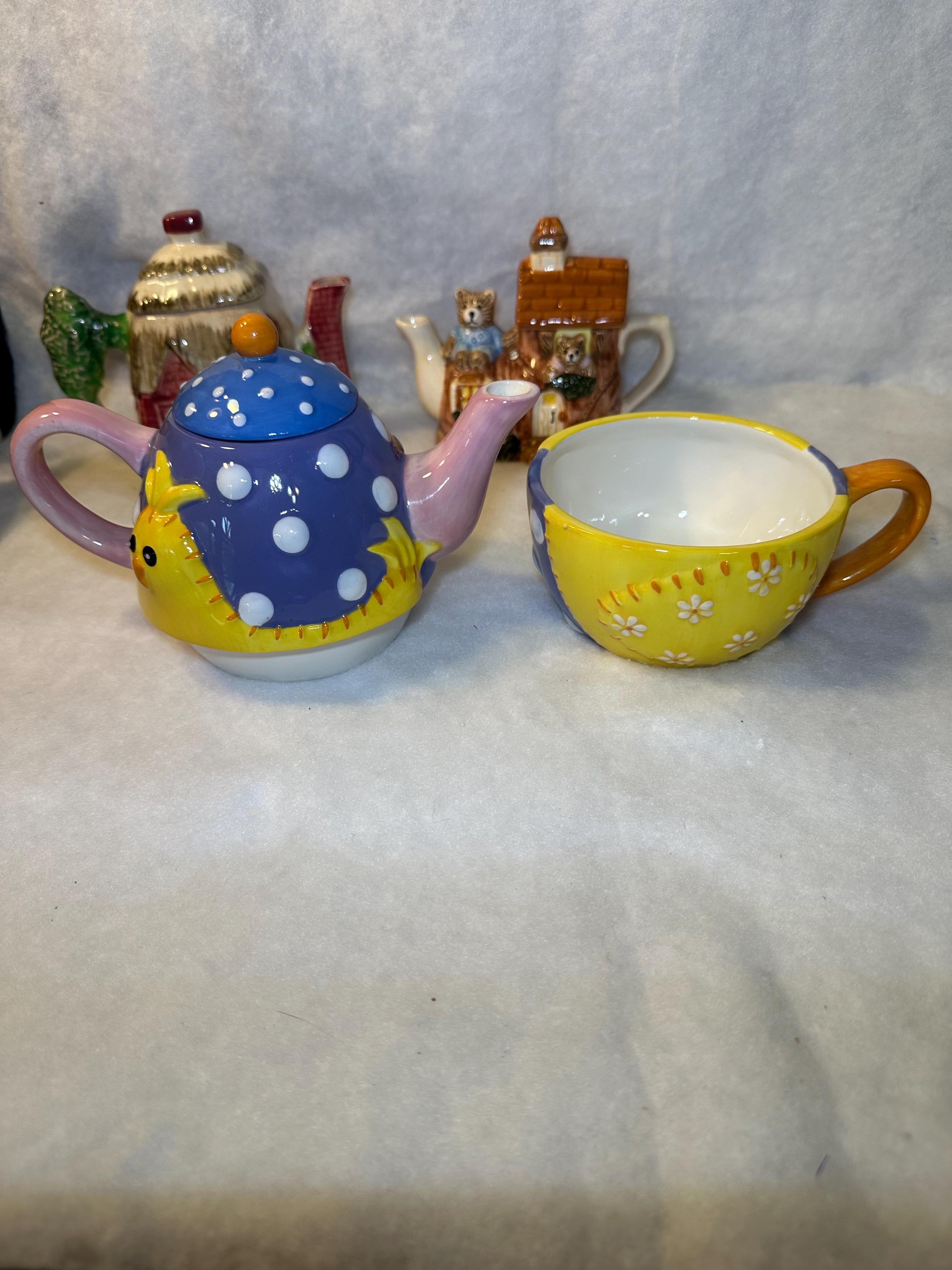 Vintage Teapots, Child's Collectable Teapots, Hand Painted Teapots ...