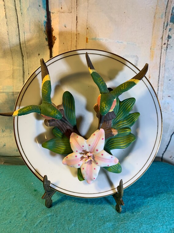 Vintage 3-D Hummingbirds on Flower on Plate With Antique Brass - Etsy