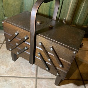 Antique Singer Dove Tailed Wooden Sewing Box Multiple Compartments ...