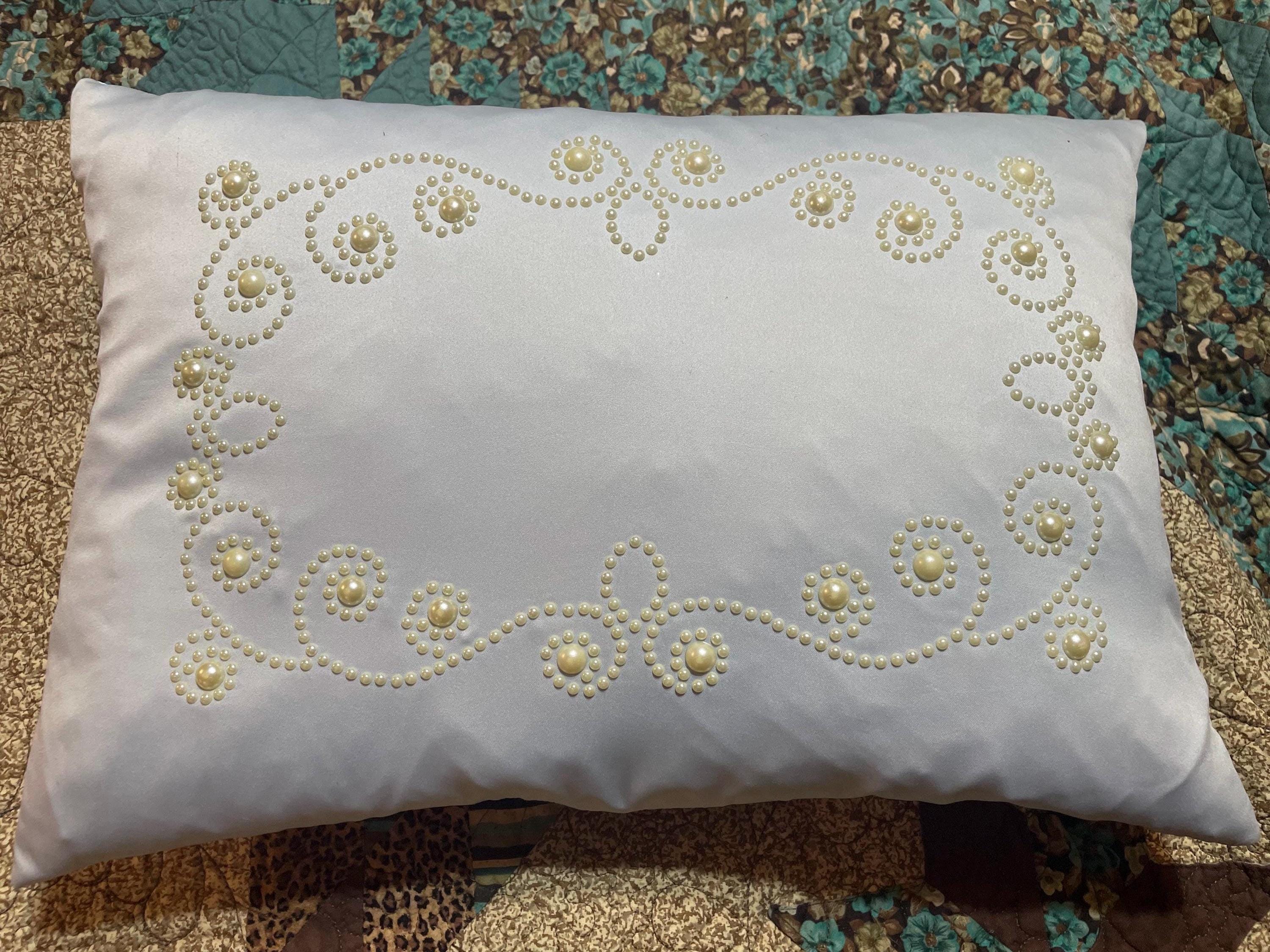 Luxurious Lenox French Perle Queen Bed Set. Comforter, Bed Skirt, Two ...