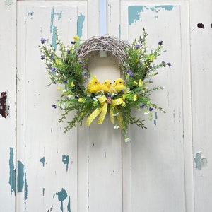 Spring Mini Wreath With Baby Chicks and Wildflowers, Compact Apartment ...