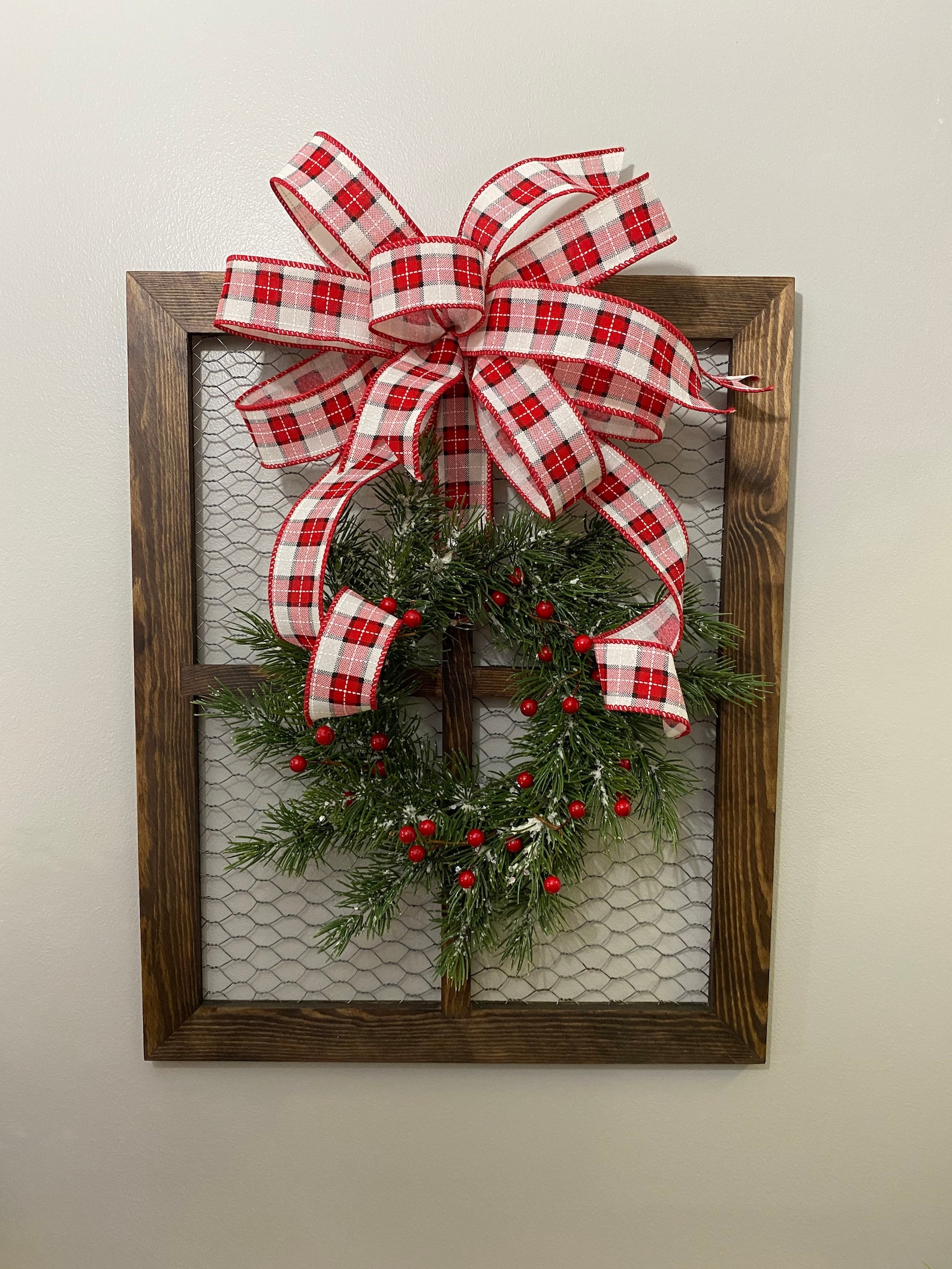 Chicken Wire Window With Christmas Wreath, Christmas Mantel Sitter ...