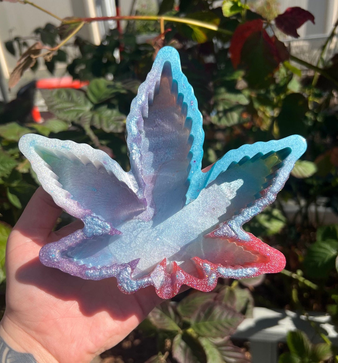 Multicolor Weed Leaf Resin Ashtray, Weed Leaf Ashtray, Resin Ashtray ...