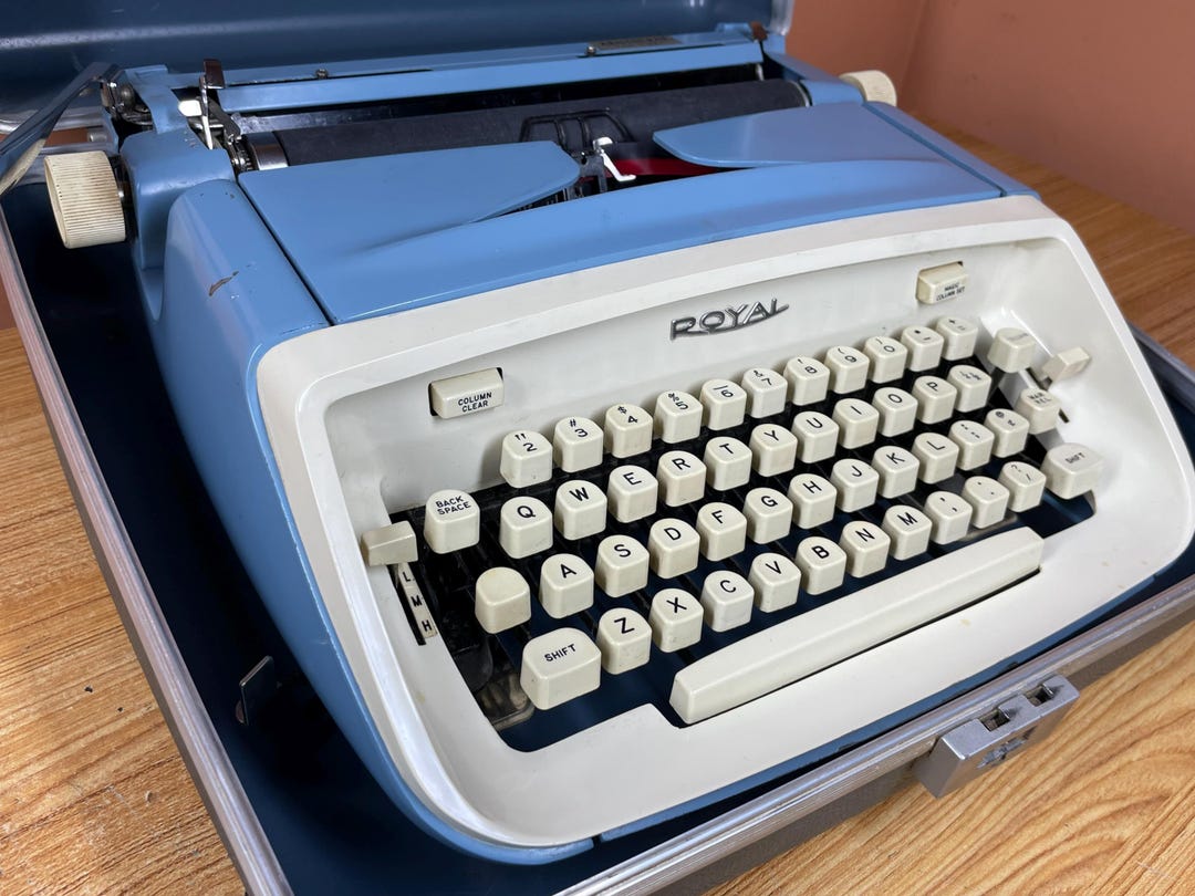 1964 Royal Aristocrat Working Baby Blue Elite Typewriter W New Ink ...