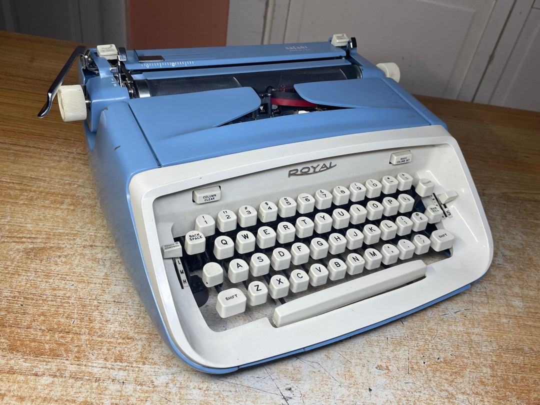 1965 Royal Safari Baby Blue Vintage Portable Typewriter Working W New ...