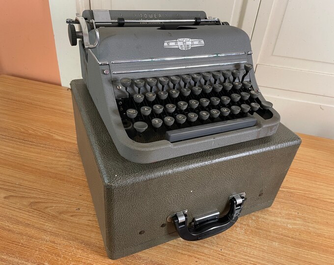 Working 1951 Vintage Tower Tabulator Portable Typewriter W New Ink ...