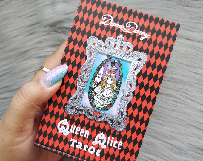 Dame Darcy Queen Alice Tarot, 78 Card Tarot Deck With Companion ...