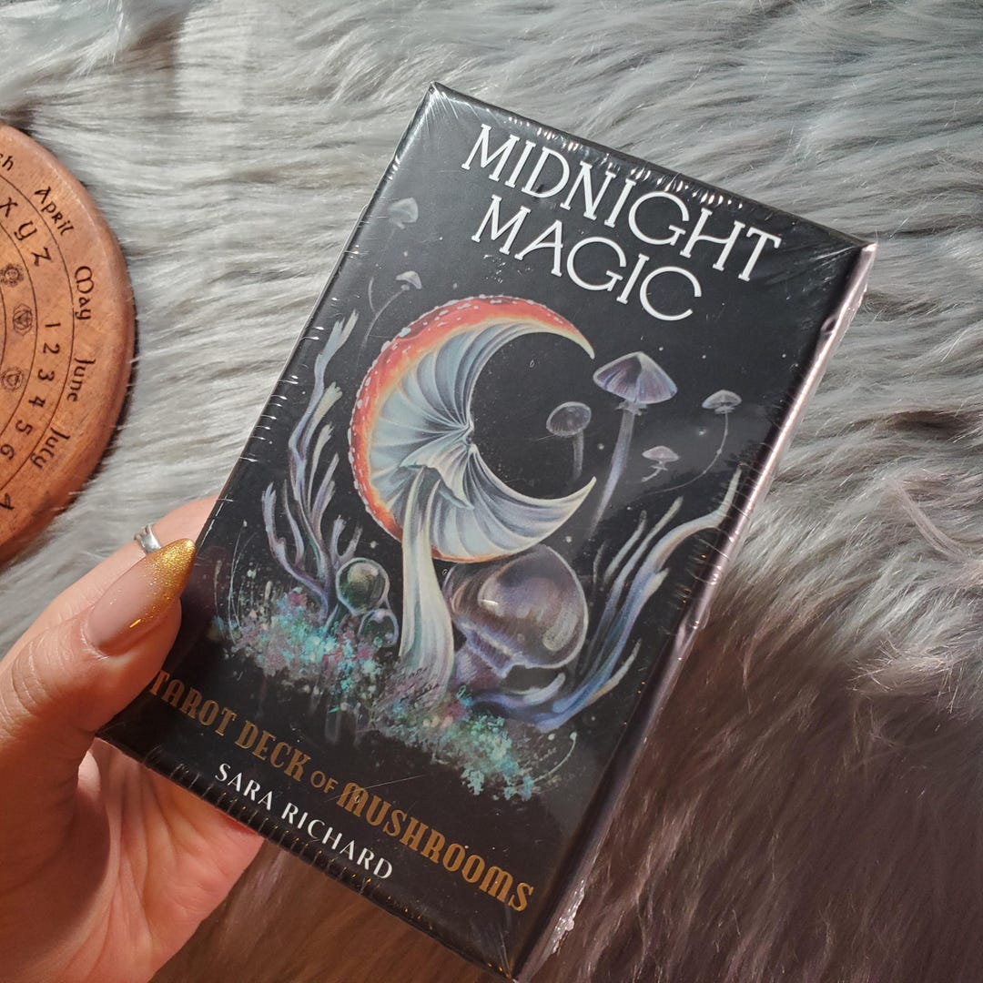 Midnight Magic Tarot Deck of Mushrooms by Sara Richard, 78 Card Tarot ...
