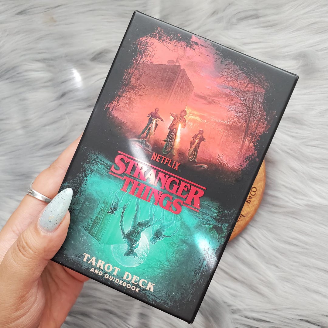 Netflix Stranger Things Tarot Deck, 78 Card Tarot Deck With Companion ...
