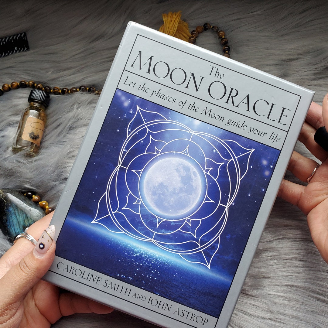 The Moon Oracle Let the Phases of the Moon Guide Your Life by Caroline ...