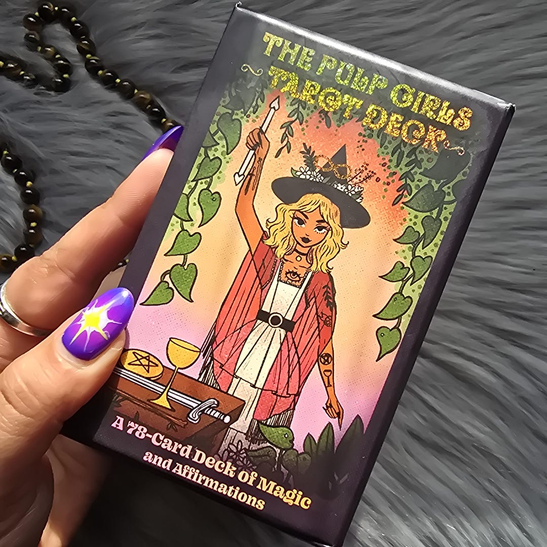 The Pulp Girls Tarot Deck, 78 Card Tarot Deck With Companion Guidebook ...
