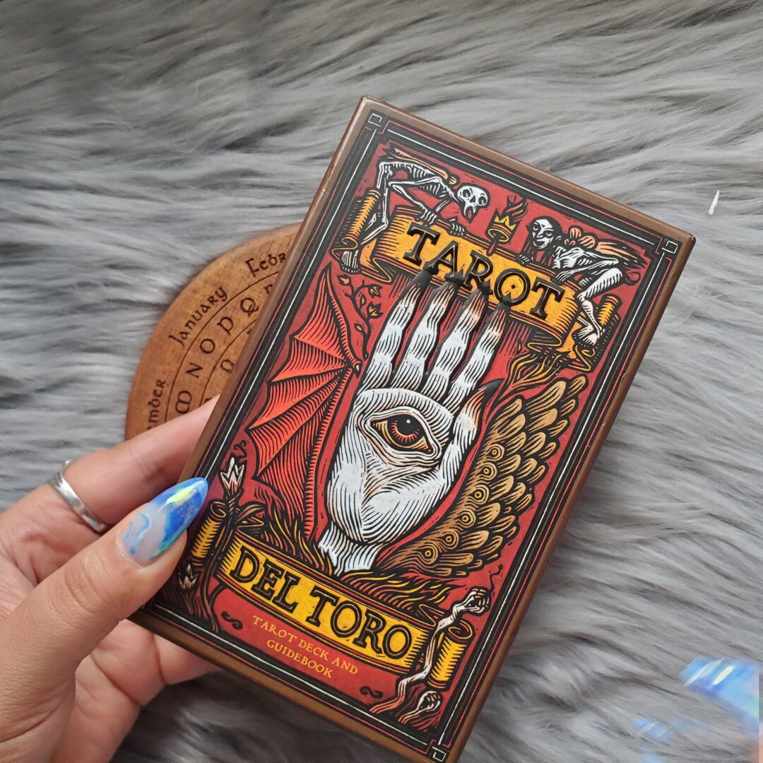 Tarot Del Toro by Tomas Hijo, 78 Card Tarot Deck With Companion ...