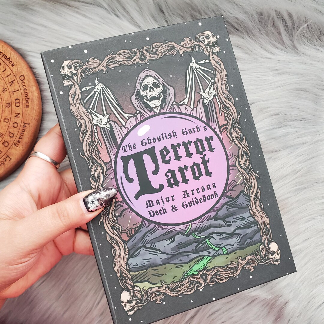 The Ghoulish Garb's Terror Tarot, 22 Card Tarot Deck With Companion ...