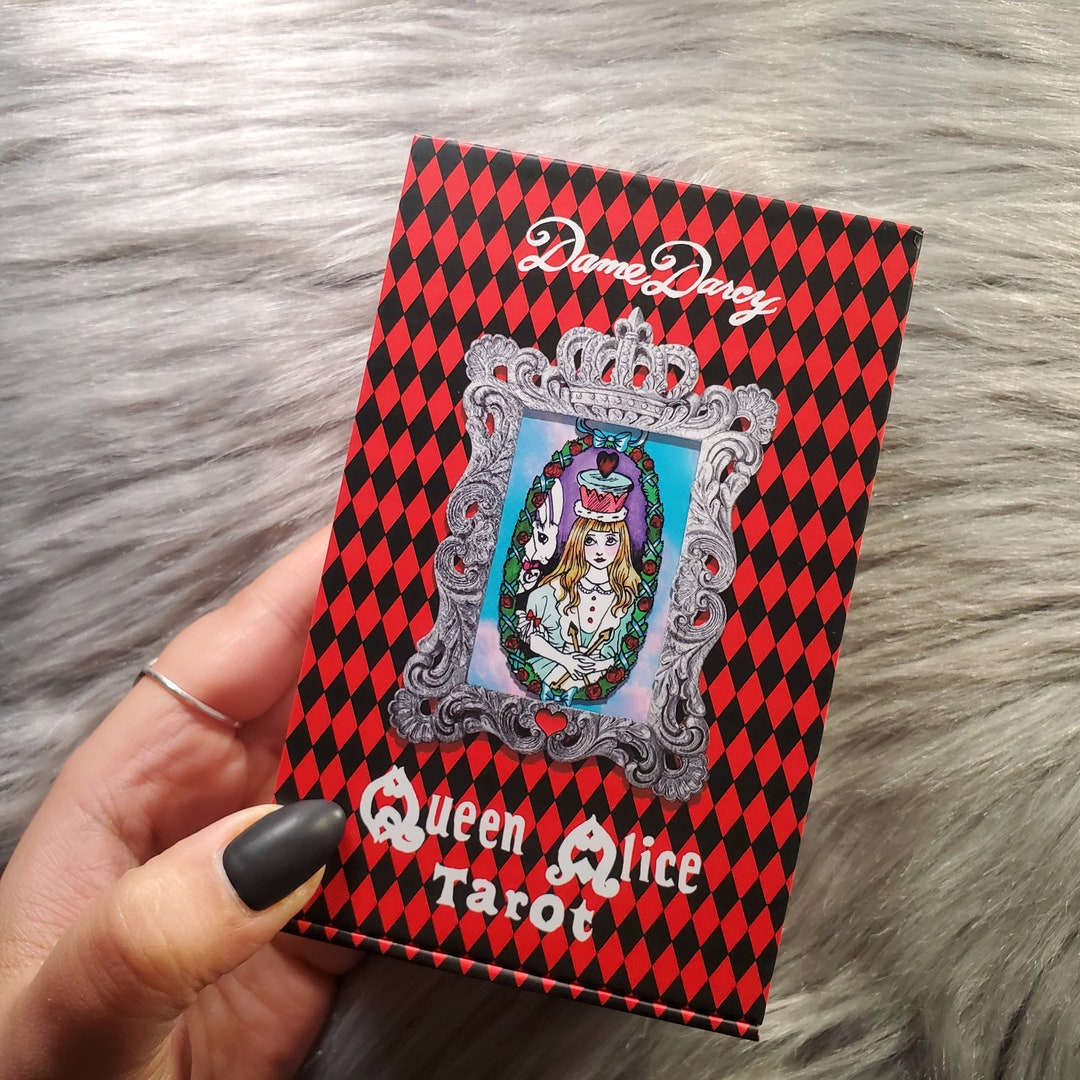 Dame Darcy Queen Alice Tarot, 78 Card Tarot Deck With Companion ...