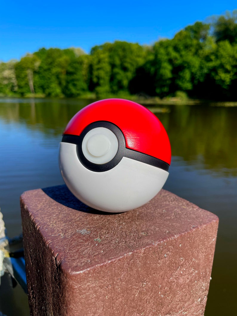 Pokesoul 2.0 - Pikachu - Real Life Pokeball Pokemon Replica - Light ...