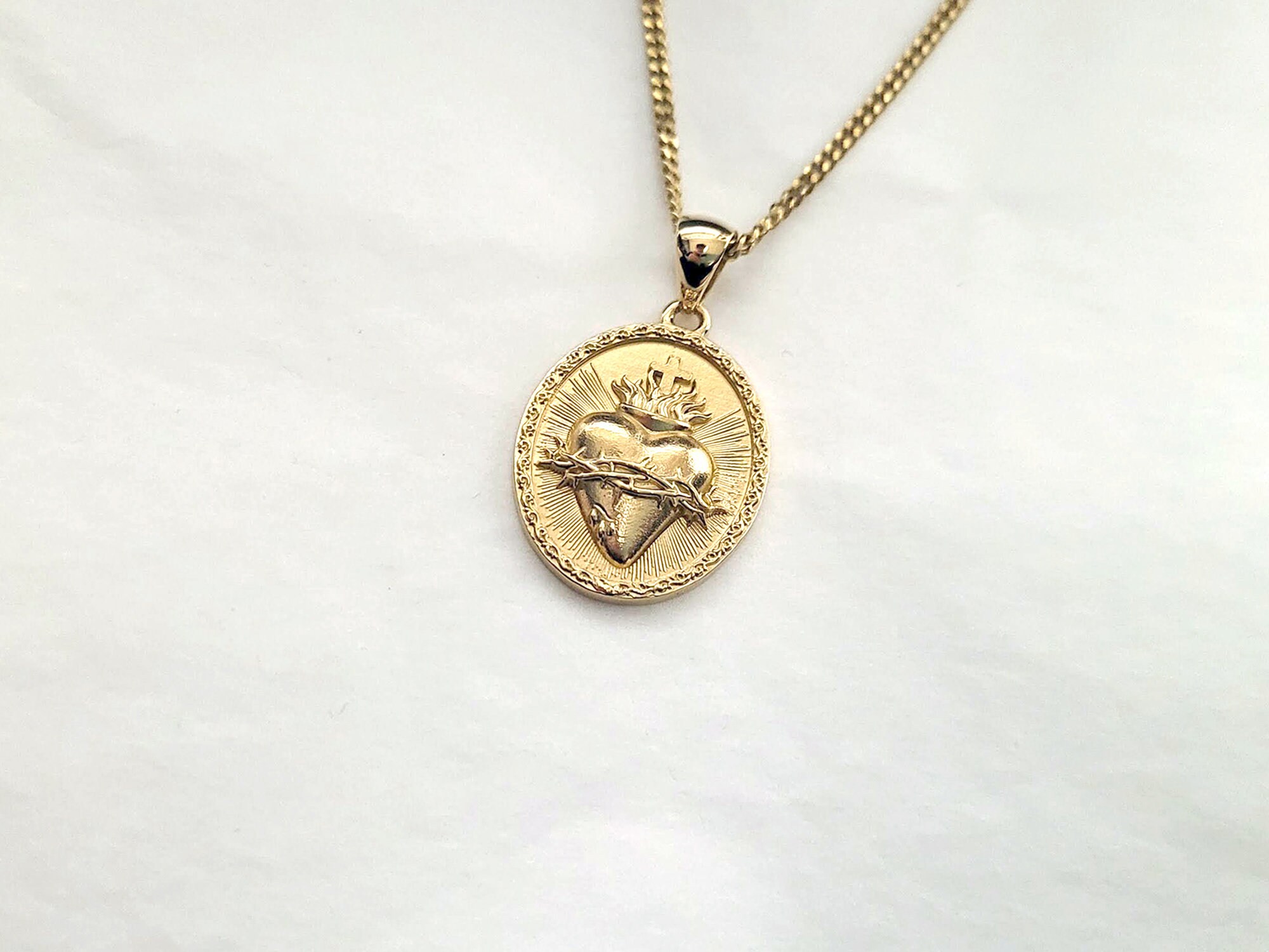 14k 18k Gold Sacred Heart of Jesus Necklace Pendant Womens - Etsy