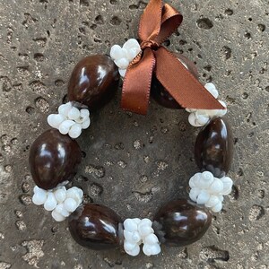 Da Hawaiian Store Kukui & Mongo Shell Stretch Bracelet (choose Color ...