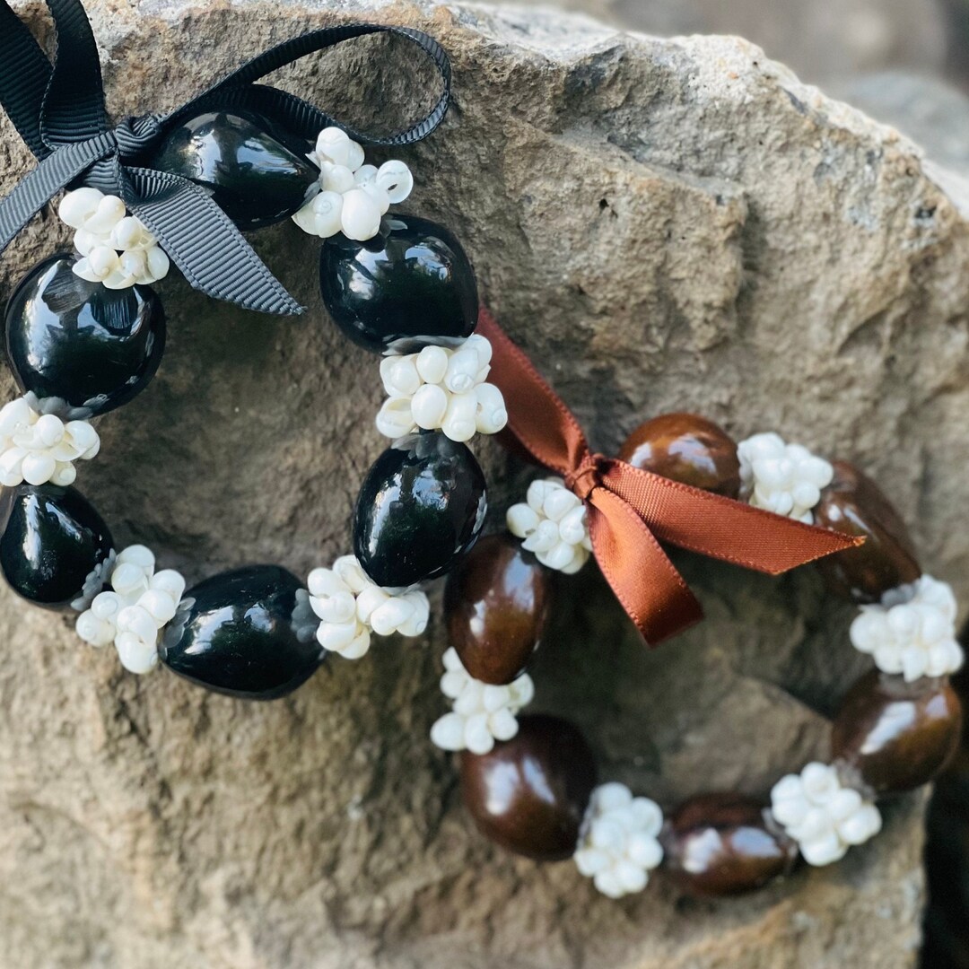 Da Hawaiian Store Kukui & Mongo Shell Stretch Bracelet (choose Color ...