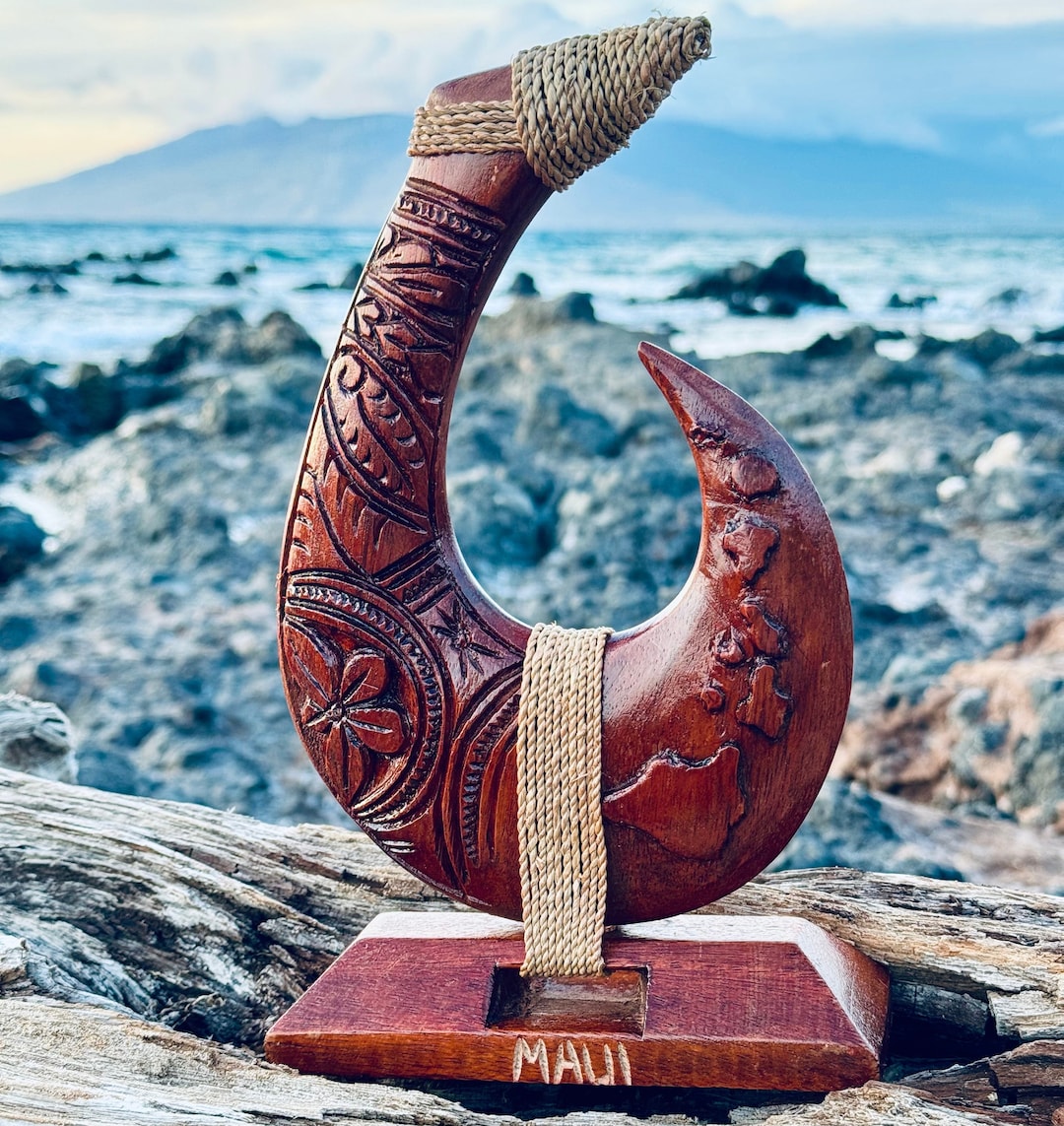 Da Hawaiian Store Handcarved Wooden Makau Fish Hook on Stand - Etsy
