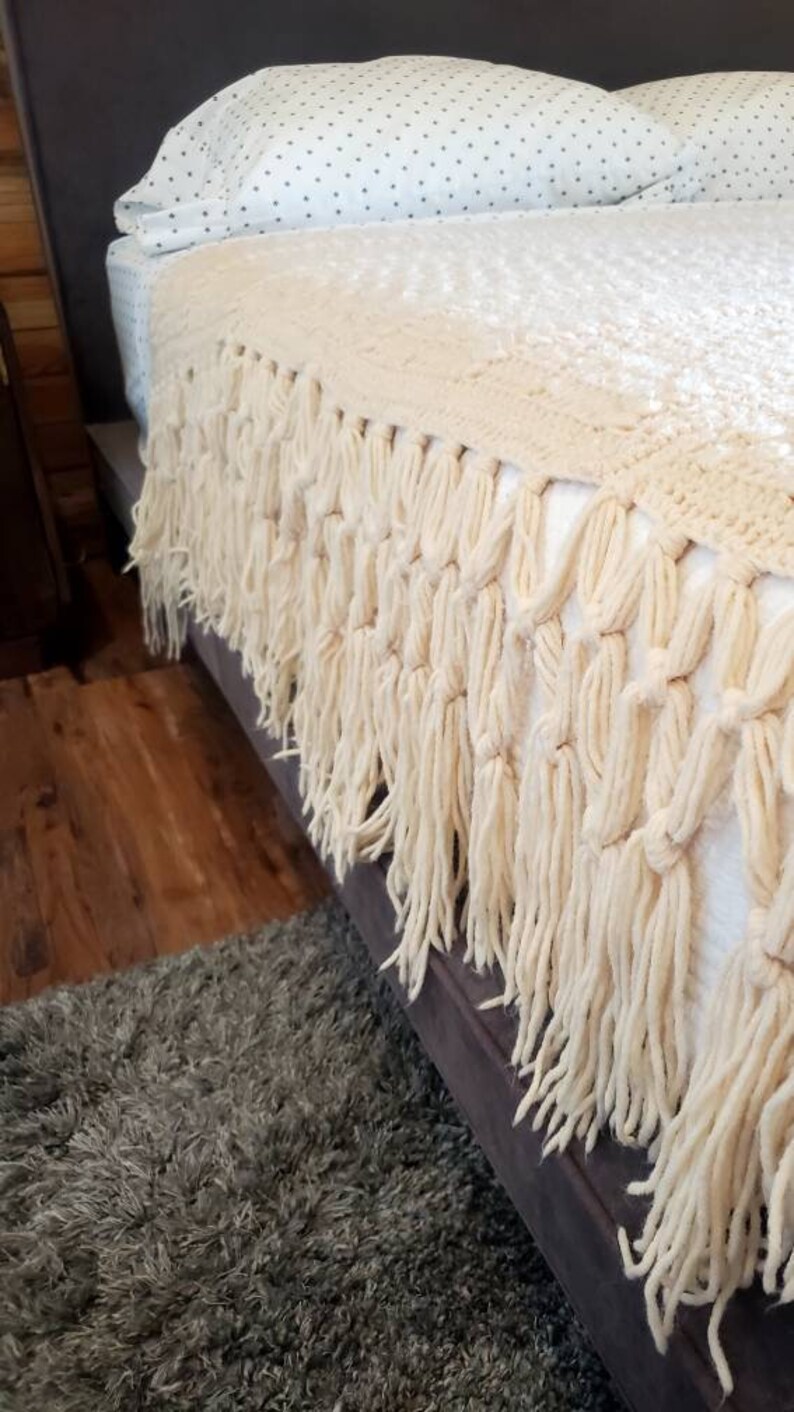 SALE Vintage Cream Knitted Throw With Knotted Fringe. - Etsy