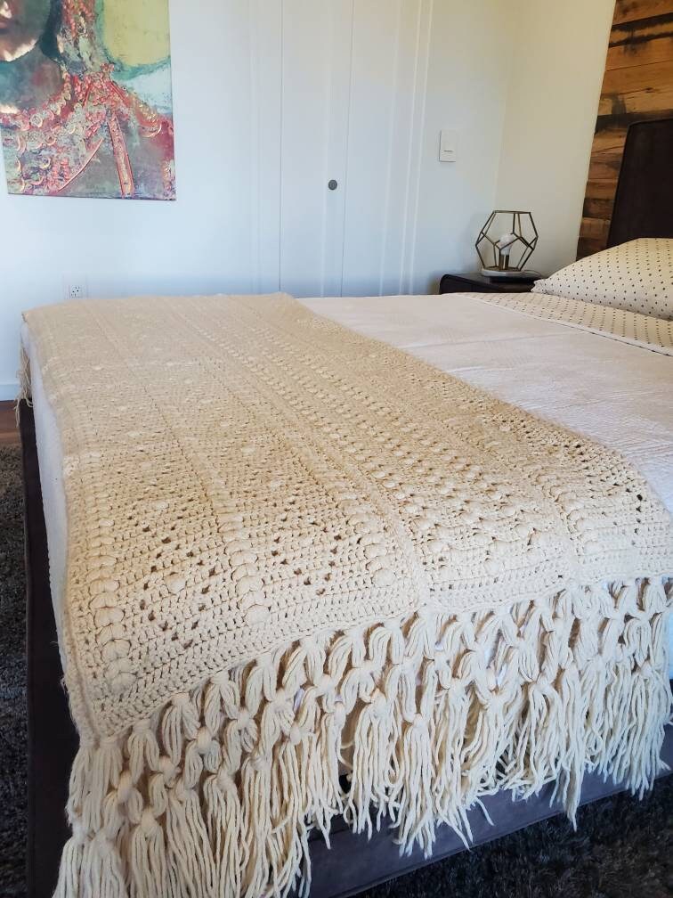 SALE Vintage Cream Knitted Throw With Knotted Fringe. - Etsy