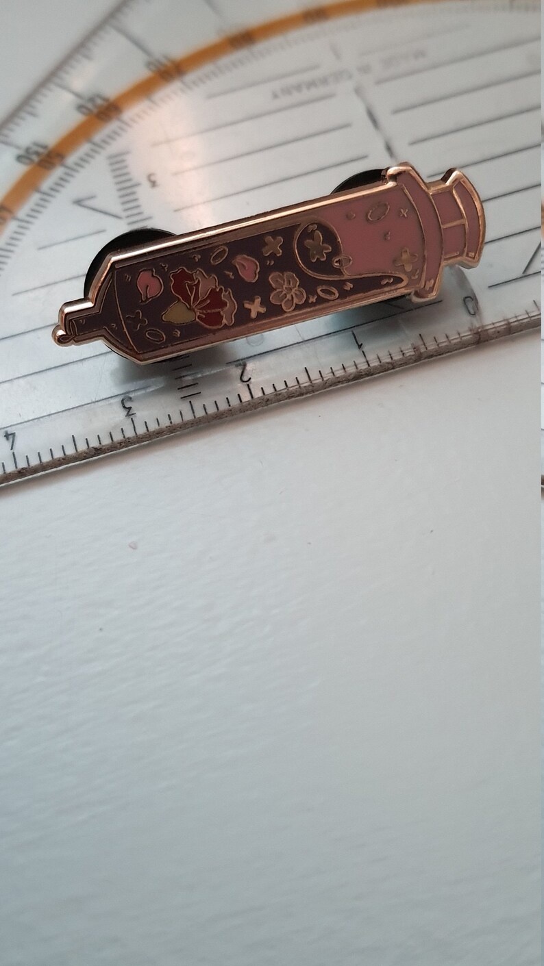 Syringe Pin Enamel Pin Syringe Syringe Pin Flowers Vaccinated Pin ...