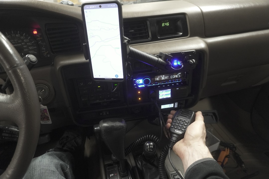 Mounts: Phone/tablet, HAM, CB, - Land Cruiser 80 Series , Lx 450 1995 ...