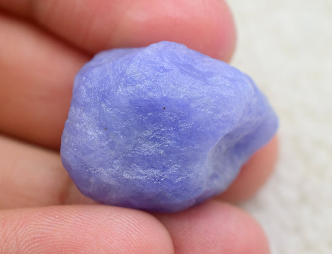 Amazing Hackmanite Raw Gemstone 24X21X16MM Raw Purple Blue Hackmanite ...