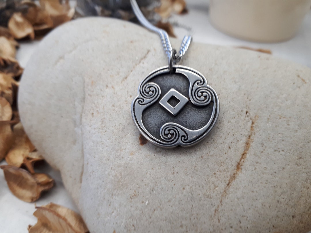Men's Rune Necklace Viking Love Rune Necklace. Protection Amulet ...
