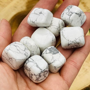 White Howlite Tumbled Stones, Polished Howlite Pocket Gemstones - Etsy