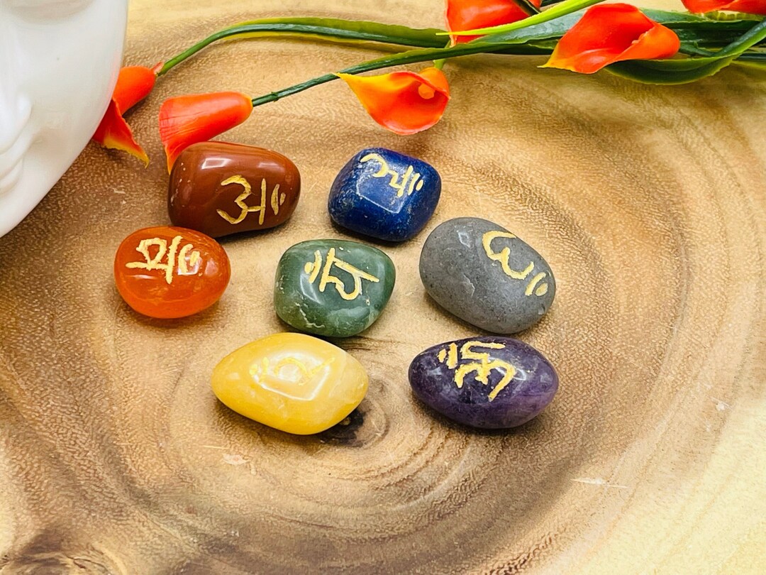 7 Chakra Assorted Tumbled Stone Set With Chakra Sanskrit Symbols ...