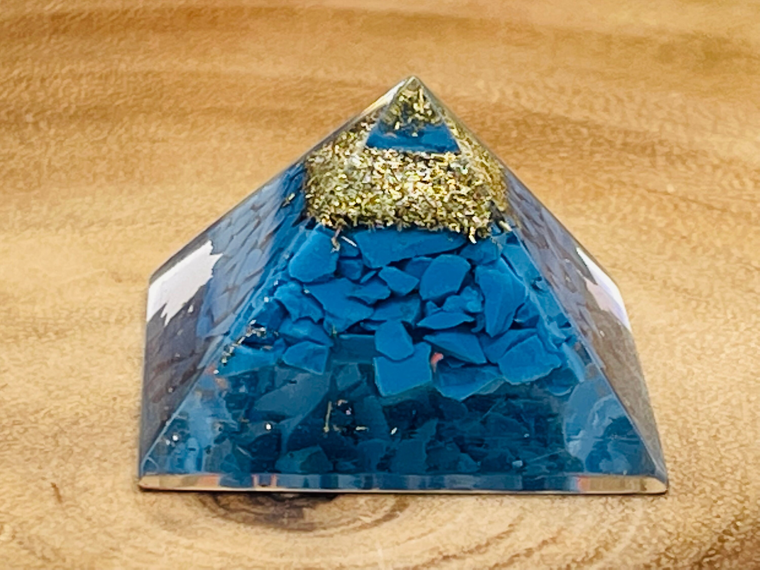 7 Chakra Orgone Pyramid Stone Set Chakra Healing Pyramid - Etsy