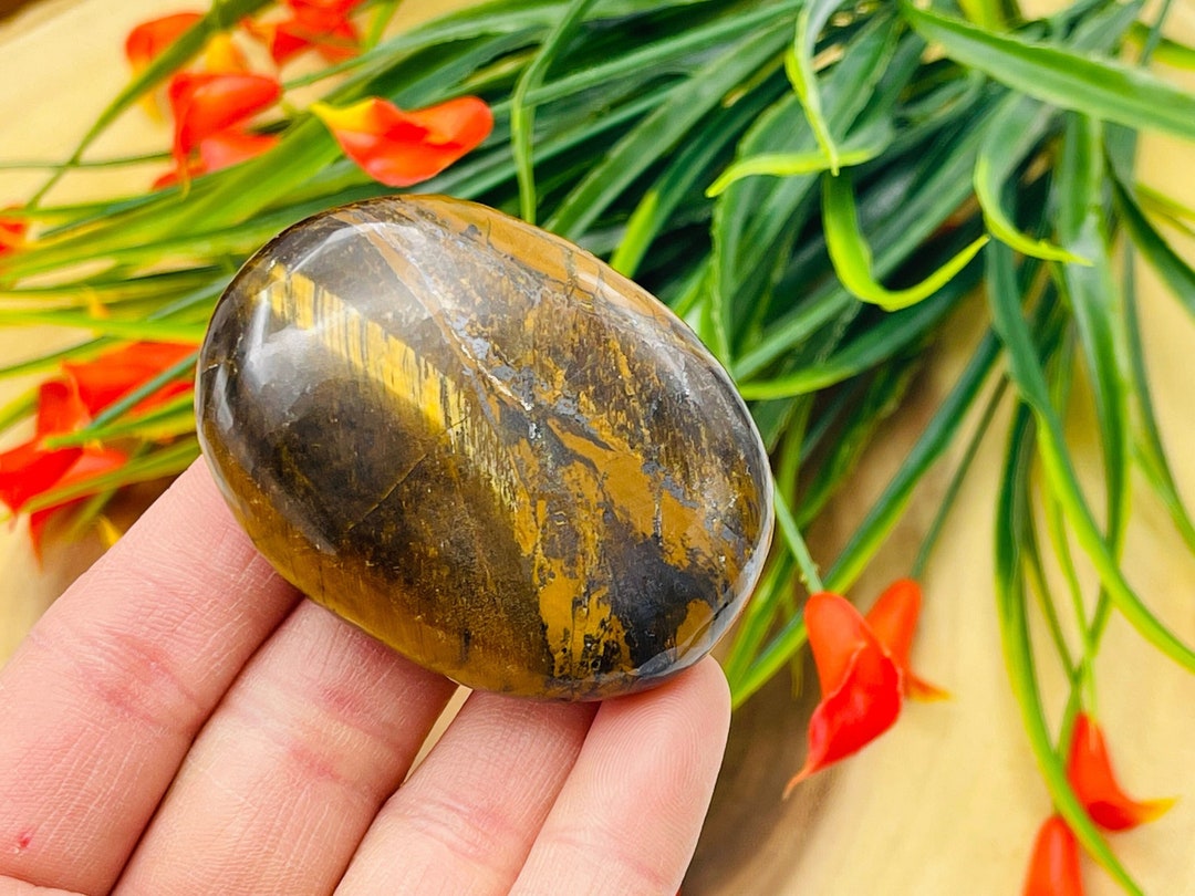 Tiger Eye Palm Stone, Crystal Pocket Rocks for Massage, Meditation ...
