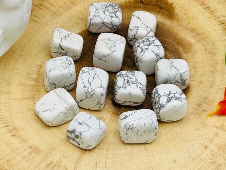 White Howlite Tumbled Stones, Polished Howlite Pocket Gemstones - Etsy