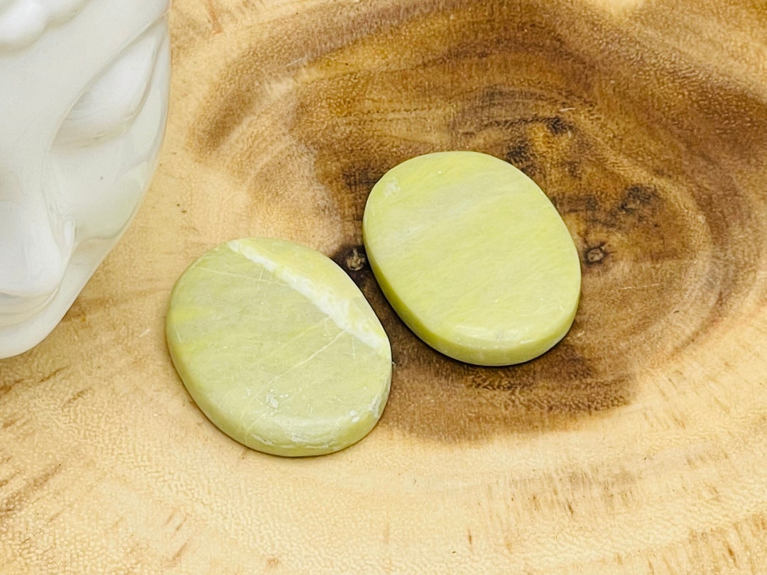 Serpentine Smooth Stone Green Serpentine Crystal Stone Pocket Smooth ...