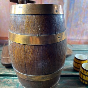 Rustic Glass and Decanter Set Shaped Like a Barrel for Wine and Spirits ...