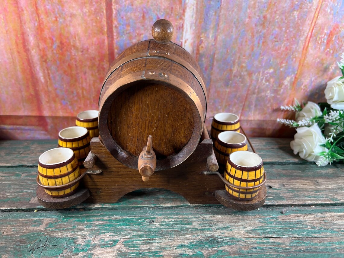 Rustic Glass and Decanter Set Shaped Like a Barrel for Wine and Spirits ...
