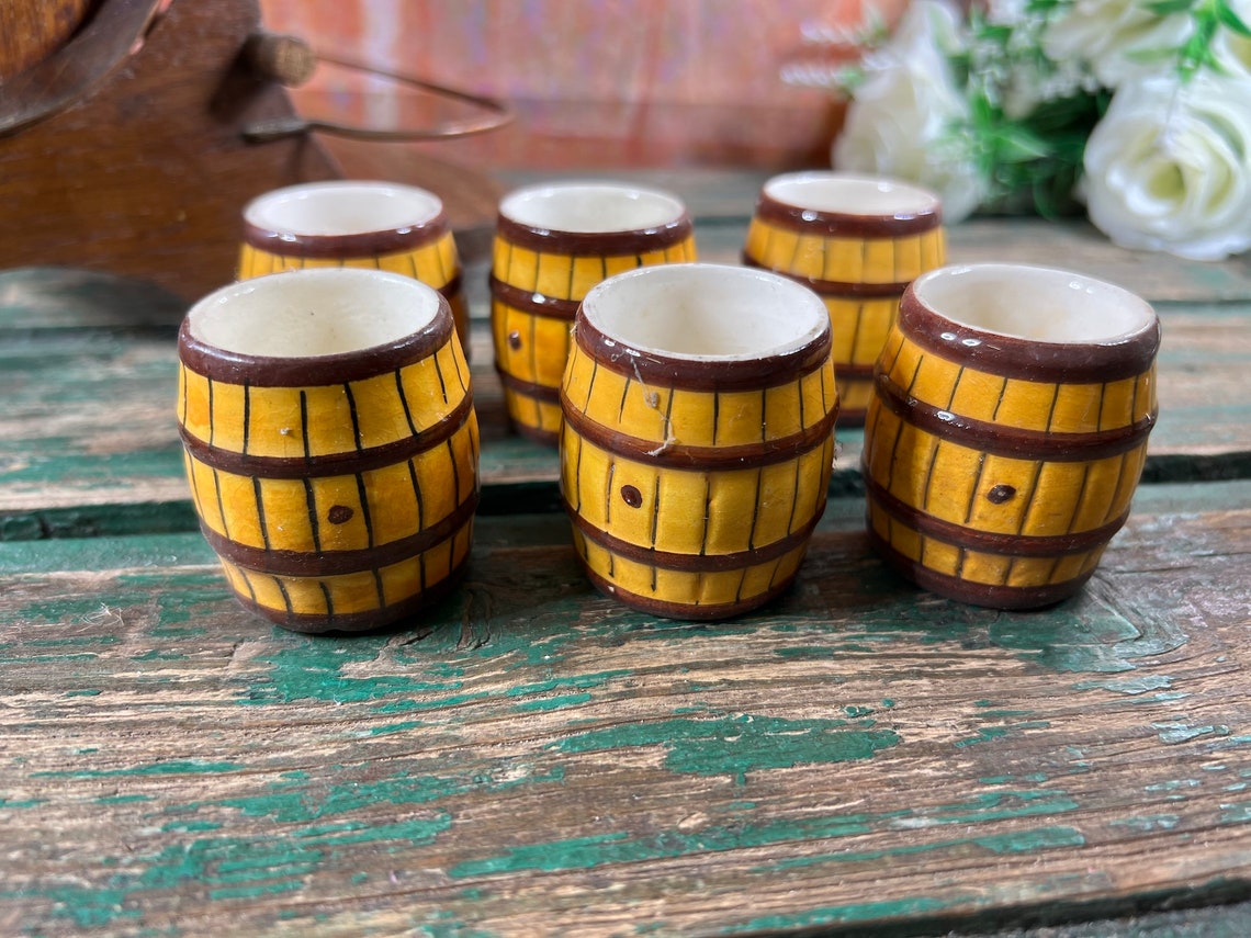 Rustic Glass and Decanter Set Shaped Like a Barrel for Wine and Spirits ...
