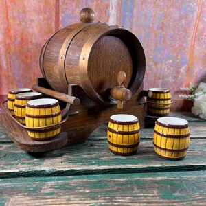Rustic Glass and Decanter Set Shaped Like a Barrel for Wine and Spirits ...