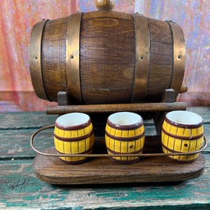 Rustic Glass and Decanter Set Shaped Like a Barrel for Wine and Spirits ...