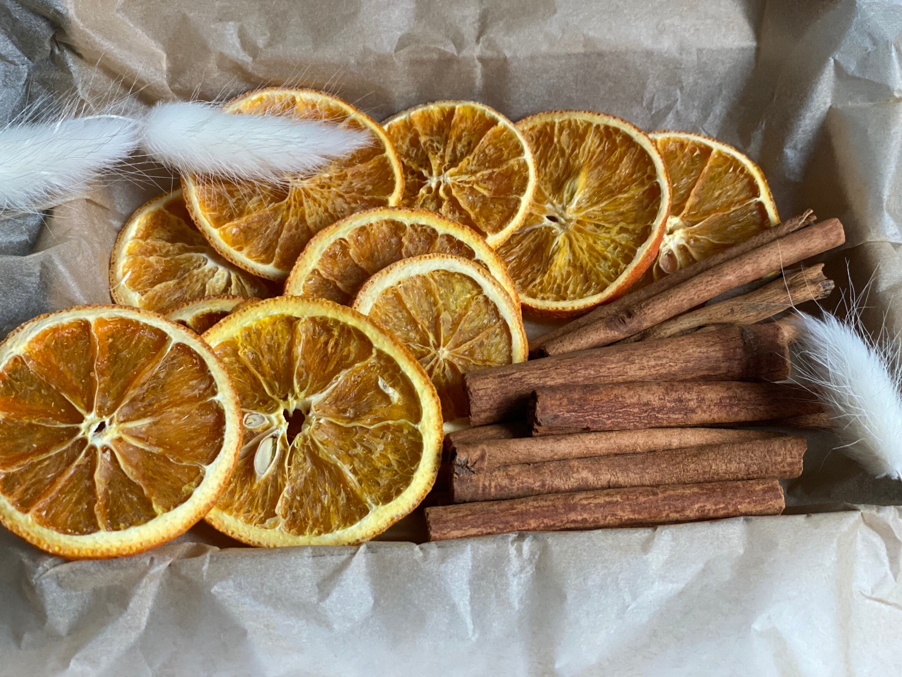 Mixed Box of 10 Cinnamon Sticks and 10 Dried Orange Slices, Decorative ...