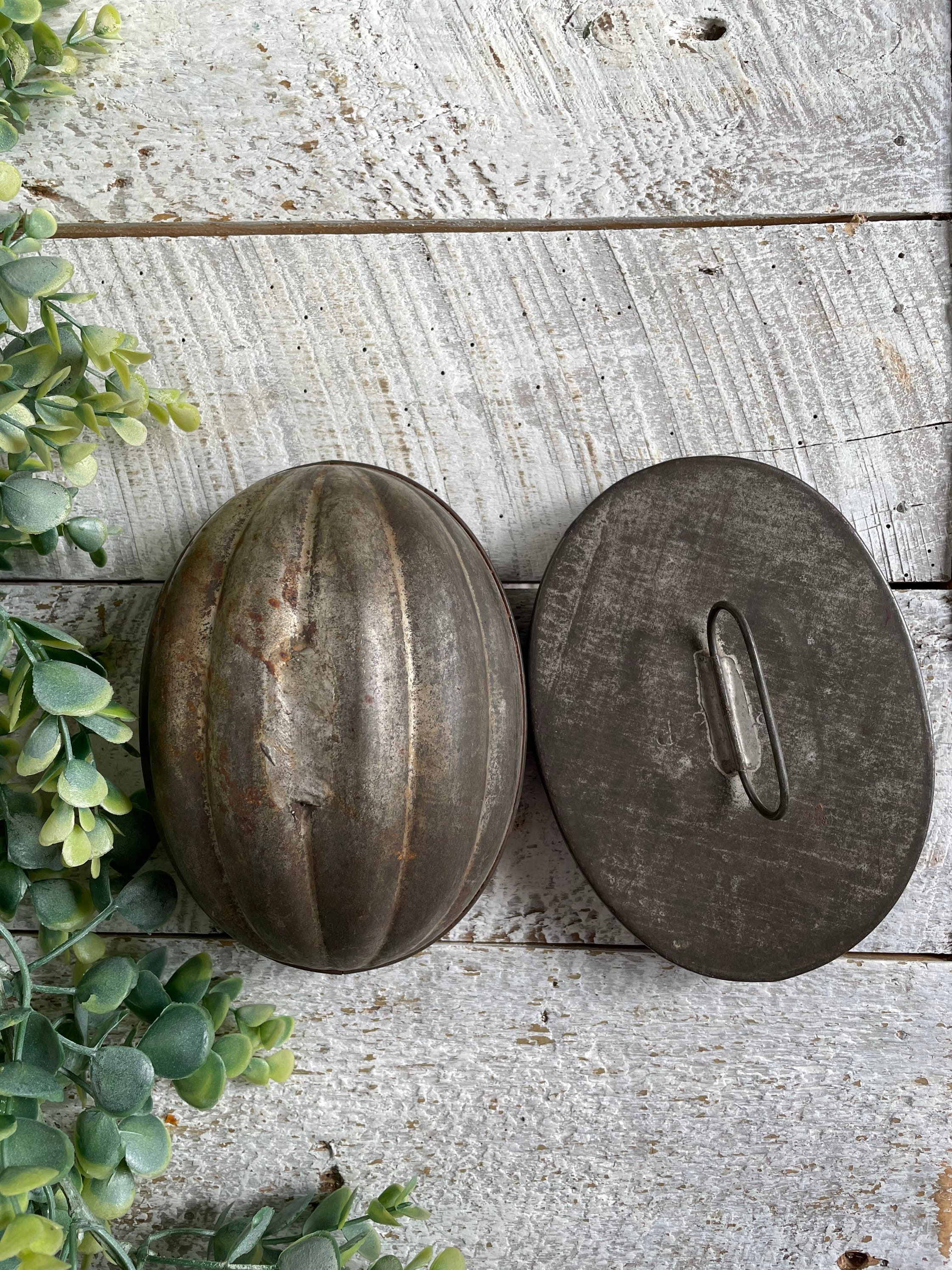 Metal Cake Baking Mold with Lid Vintage Kitchenware | Etsy