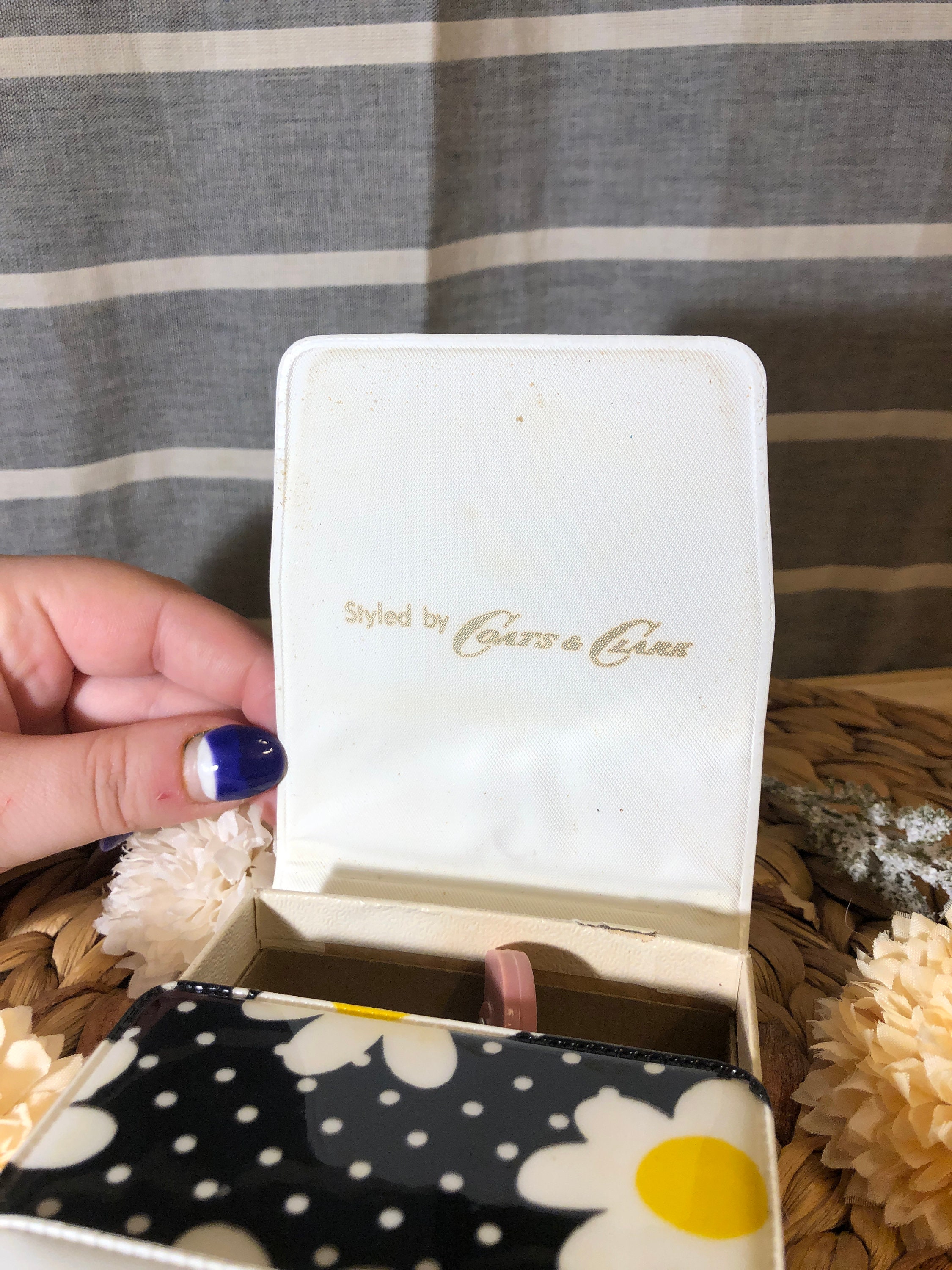 Vintage Black and White Polka Dot White & Yellow Daisy Coates - Etsy