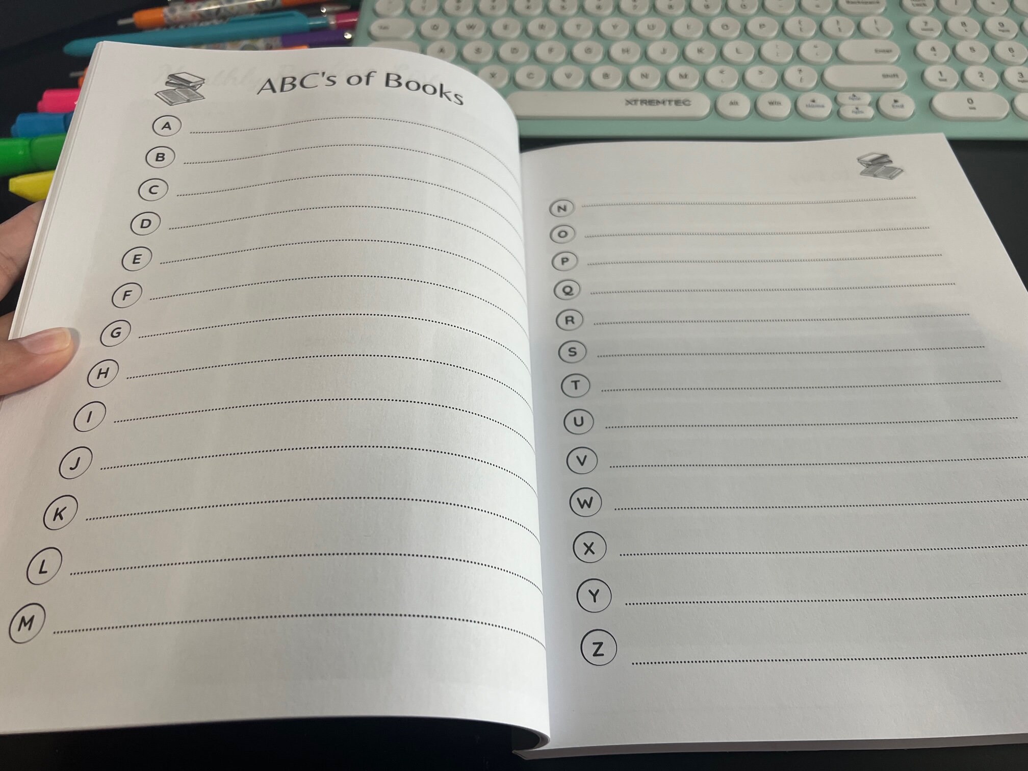 My Reading Tracker and Book Review Journal - Etsy