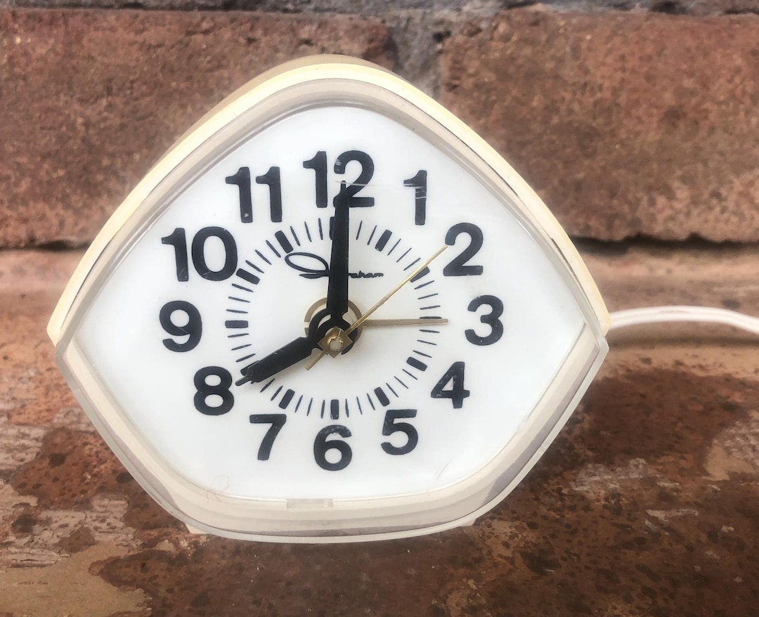 Vintage Electric Alarm Clock, Plug in Clock, Ingraham, Bedroom Clock ...